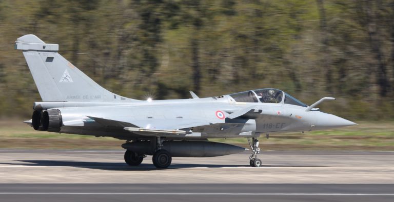 RAFALE : Les performances - RAFALE : The omnirole fighter