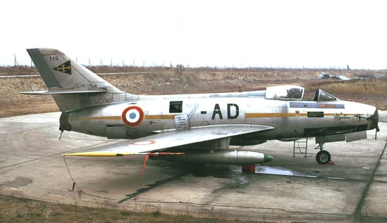 RAFALE : Les escadrons et flottilles - RAFALE : The omnirole fighter